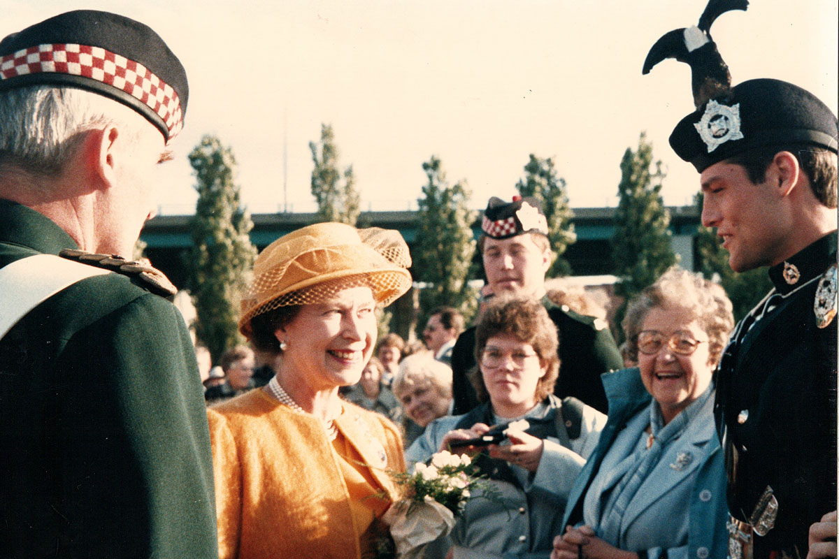 A Hamilton family bids a final farewell to the Queen | Hamilton Jewish News