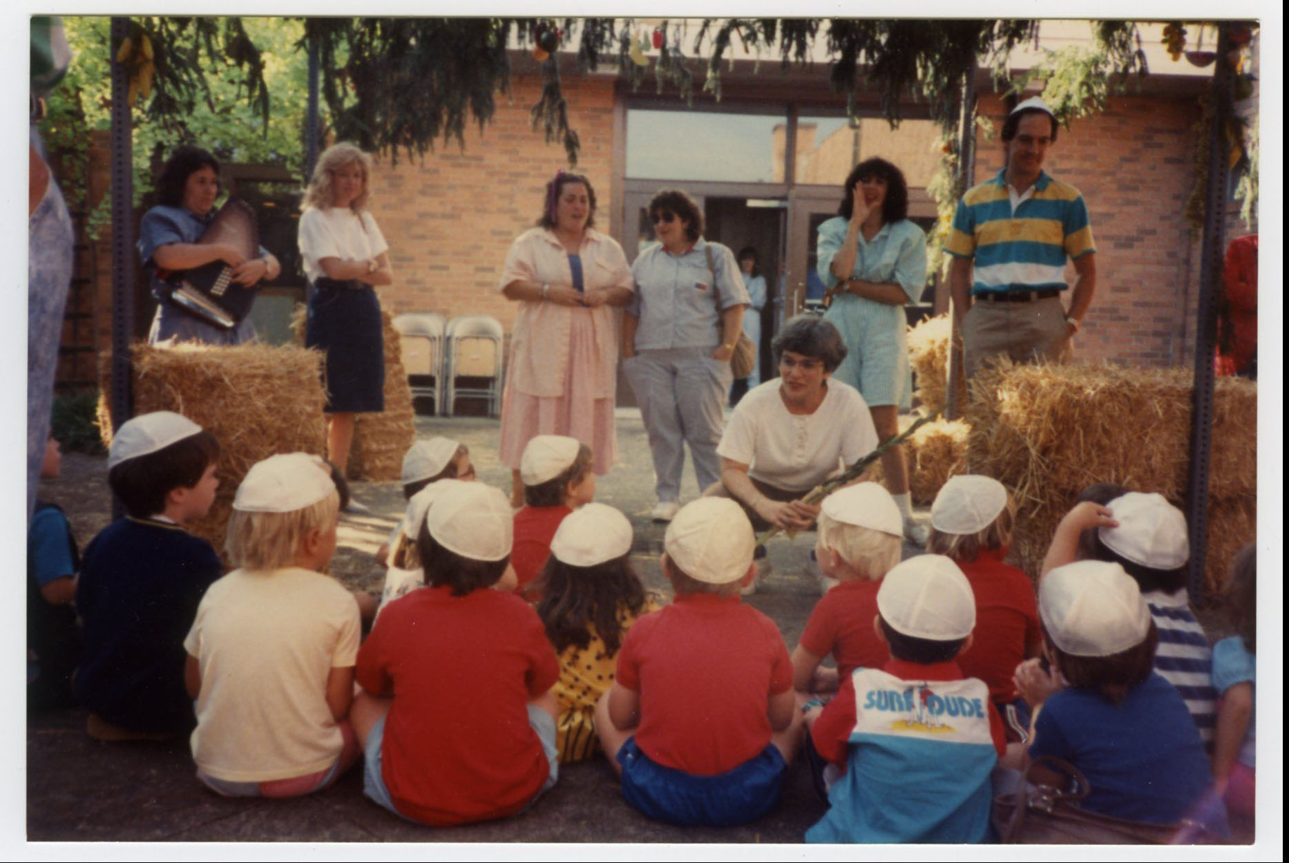 1988 AJCC Preschool visit Heska Amuna at Sukkot | The Knoxville Jewish ...